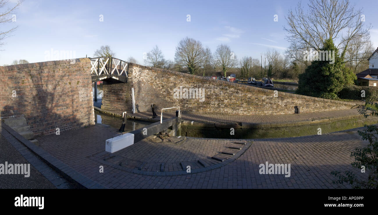 Stratford upon avon canal lapworth flight of locks warwickshire ...