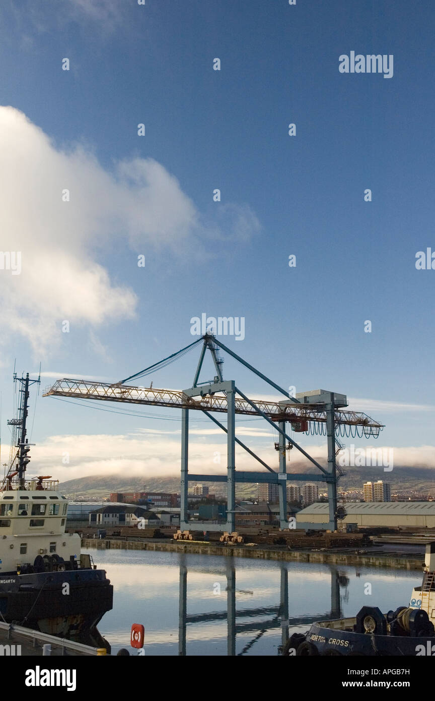 Crane belfast docks hi-res stock photography and images - Alamy