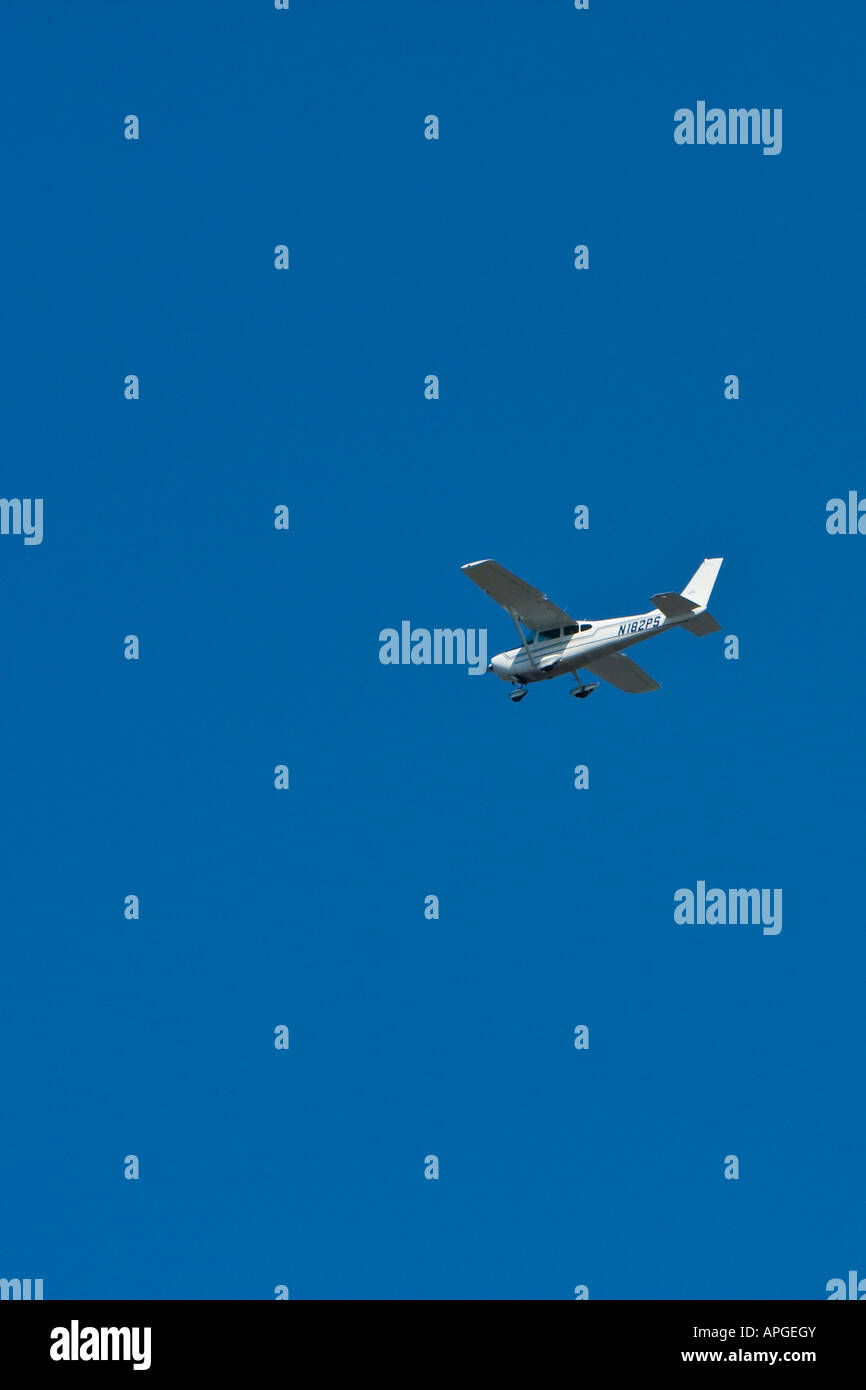 Small Plane Flying Stock Photo - Alamy
