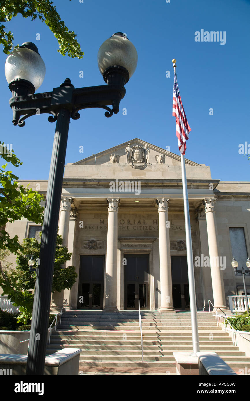 Racine wisconsin columns flag pole hi-res stock photography and images ...
