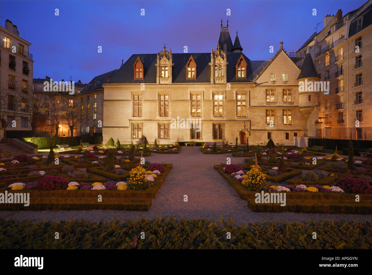 Sens paris hi-res stock photography and images - Alamy