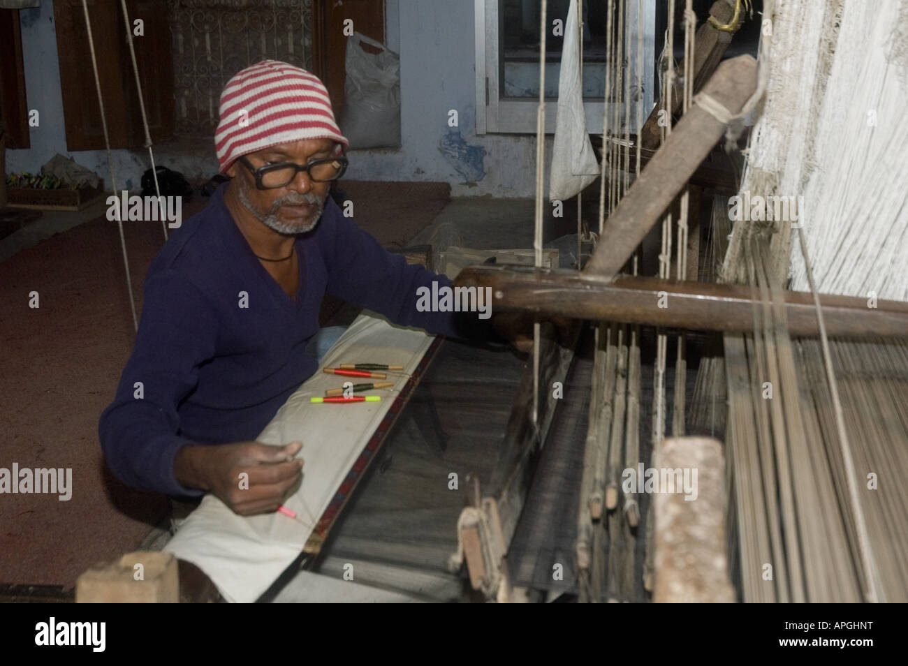 Rug weaving india hi-res stock photography and images - Alamy