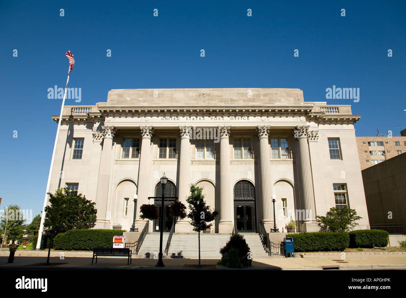 United states post office building hi-res stock photography and images ...