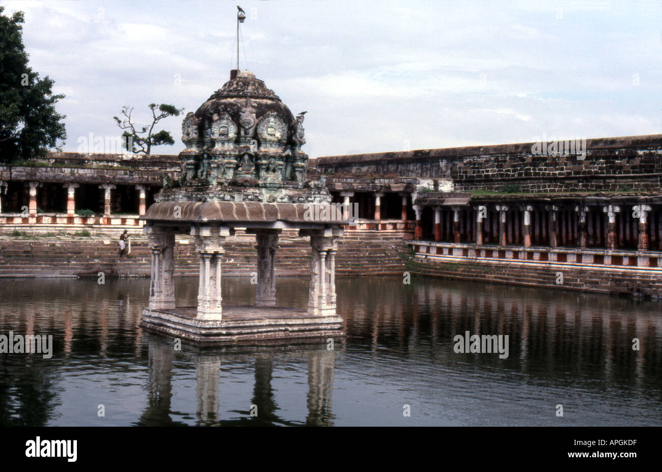Hindu Temple sacred ornemental lake Southern India Stock Photo - Alamy