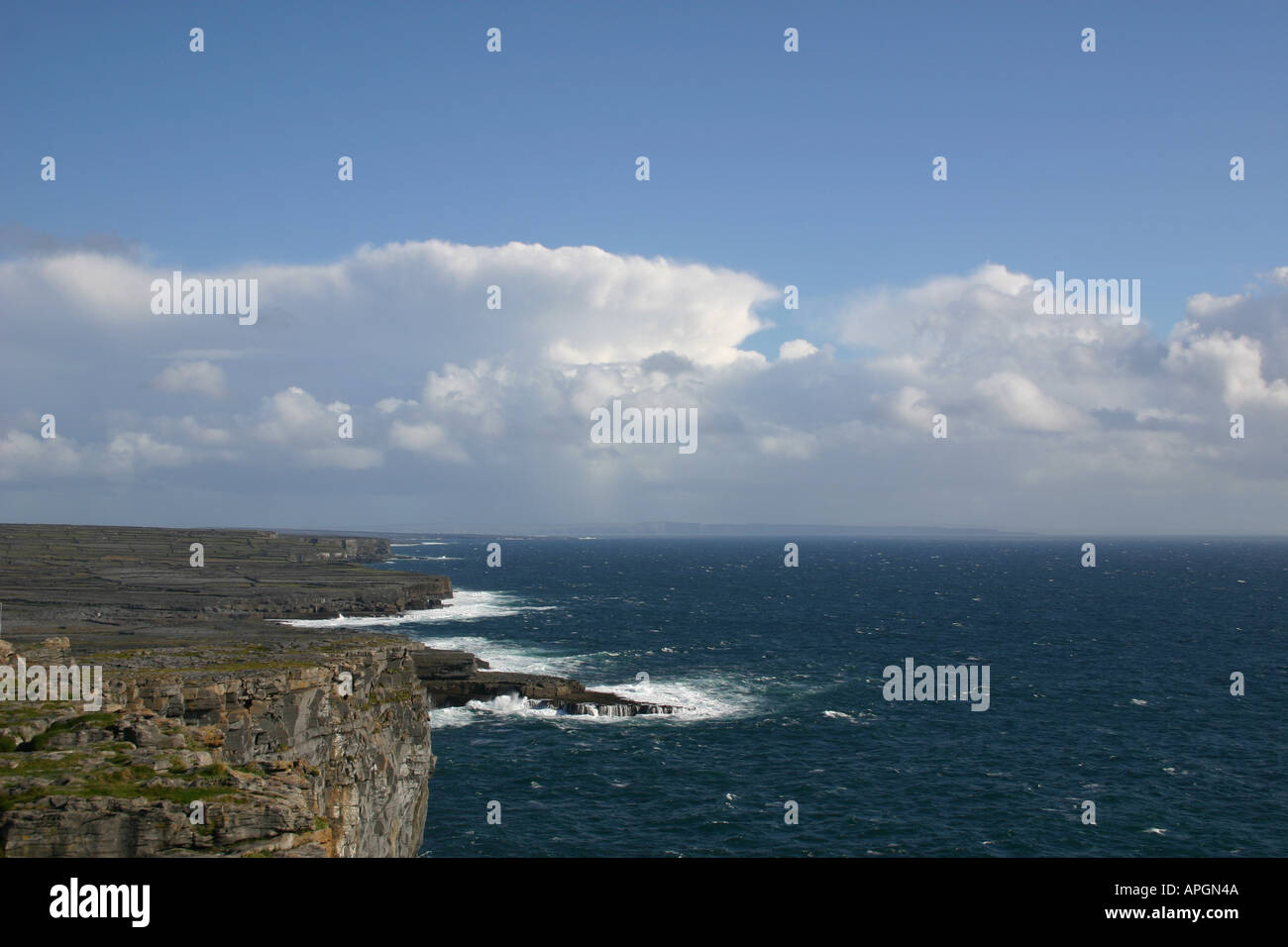 Cliffs at Dun Aonghus fort, Inis Mor the Aran Islands, Connemara ...