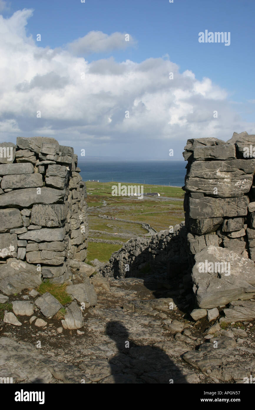 Stone wall at Dun Aonghus fort, Inis Mor the Aran Islands, Connemara ...