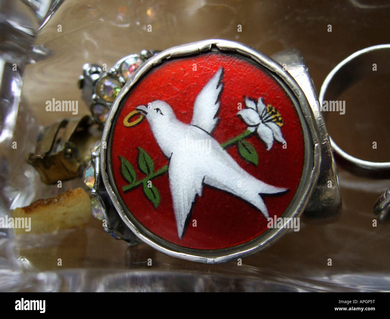 Peace dove hi-res stock photography and images - Alamy