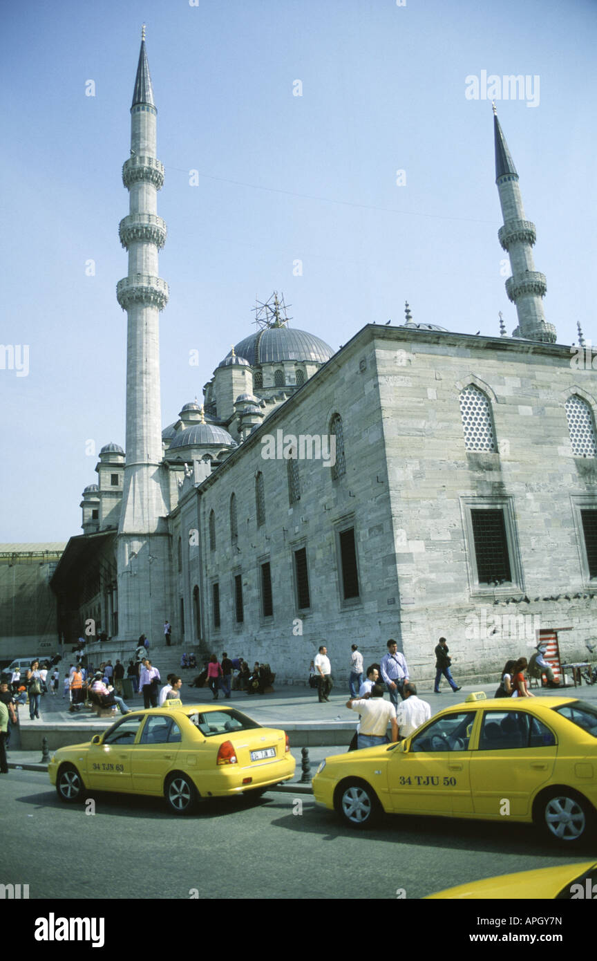 The Yeni Cami (New Mosque) Mosque Istanbul Turkey Stock Photo - Alamy