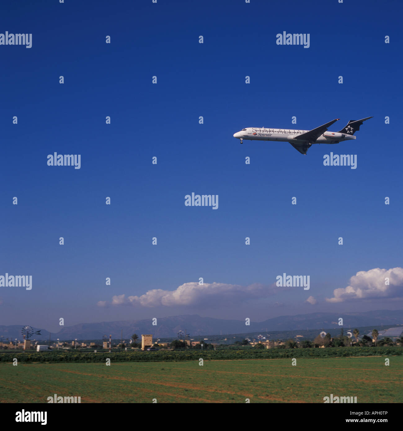 Spanair Aircraft in STAR ALLIANCE livery on final approach to the ...