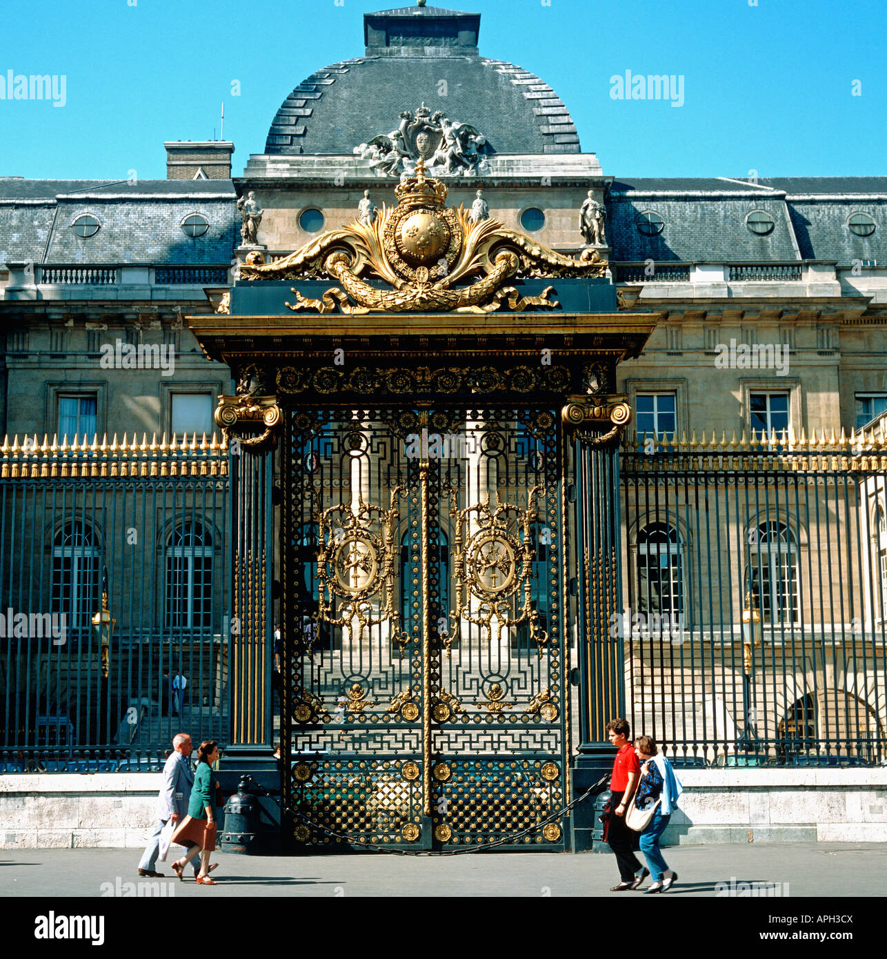 Arrondissement court hi-res stock photography and images - Alamy