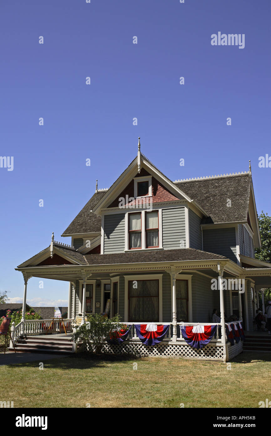 Surrey farm house hi-res stock photography and images - Alamy