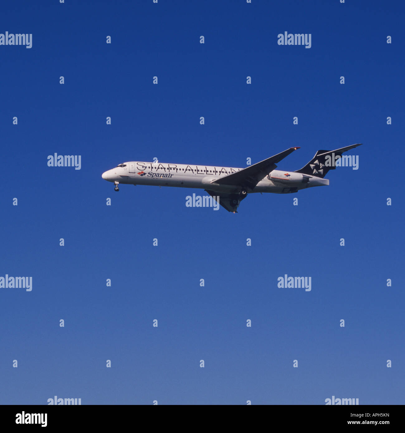 Spanair Aircraft in STAR ALLIANCE livery on final approach to the ...