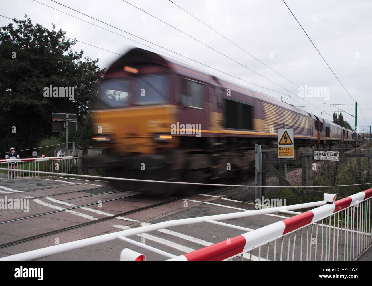 Safety at level crossings hi-res stock photography and images - Alamy
