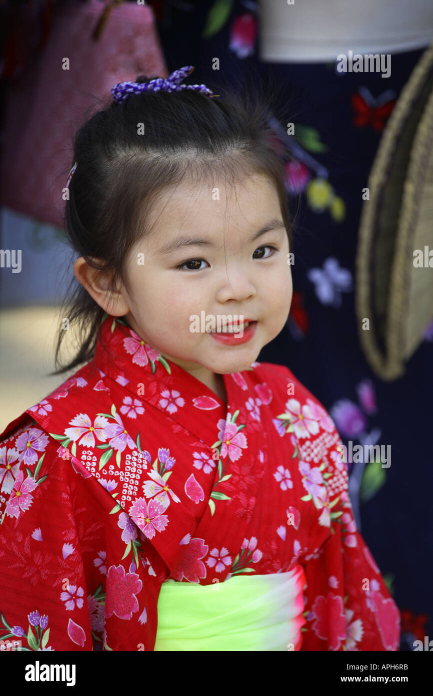 Japanese girl traditional dress hi-res stock photography and images - Alamy