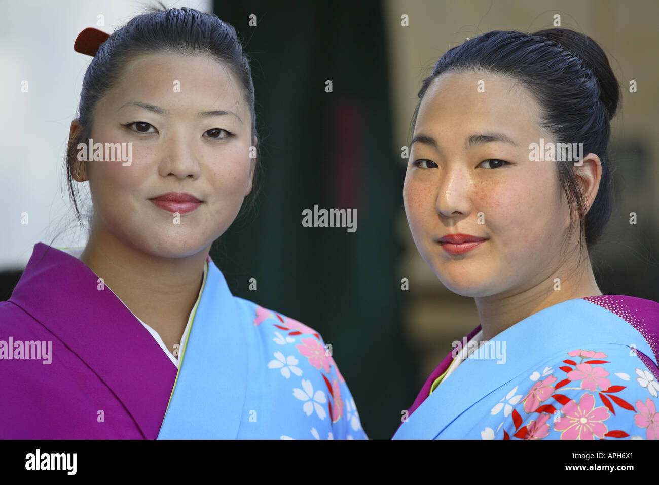 Japanese woman kimono hi-res stock photography and images - Alamy