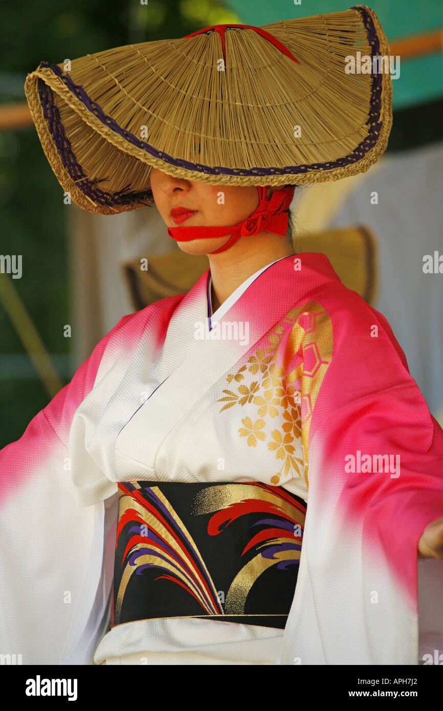 Japanese traditional dancer performing woman dancing hi-res stock ...