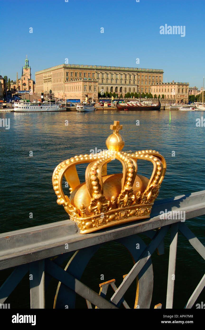 The soft morning sun casts its light on the Royal Palace and Old Town ...