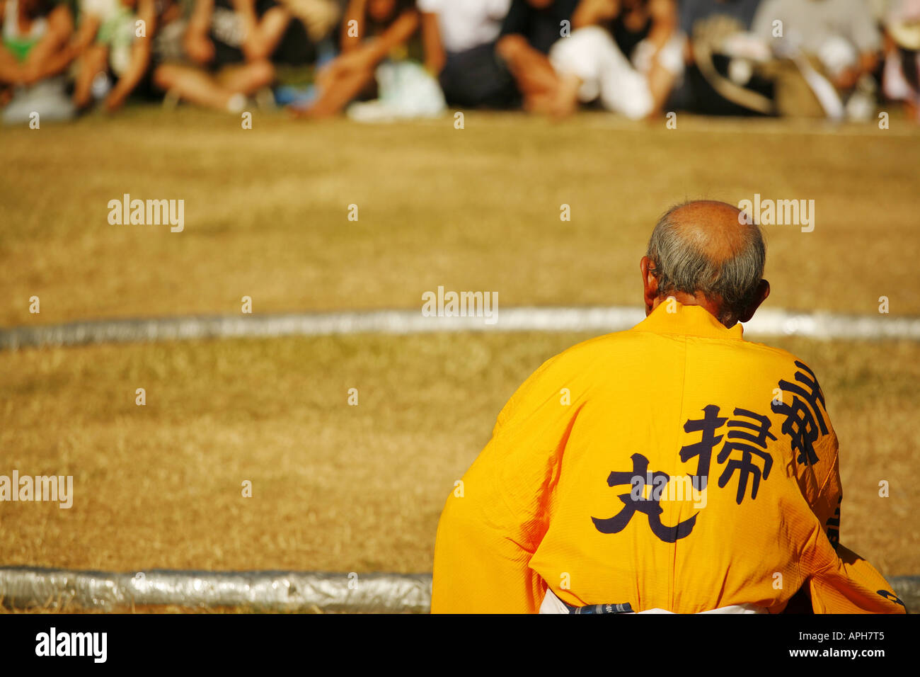 Referee judge sumo wrestling hi-res stock photography and images - Alamy
