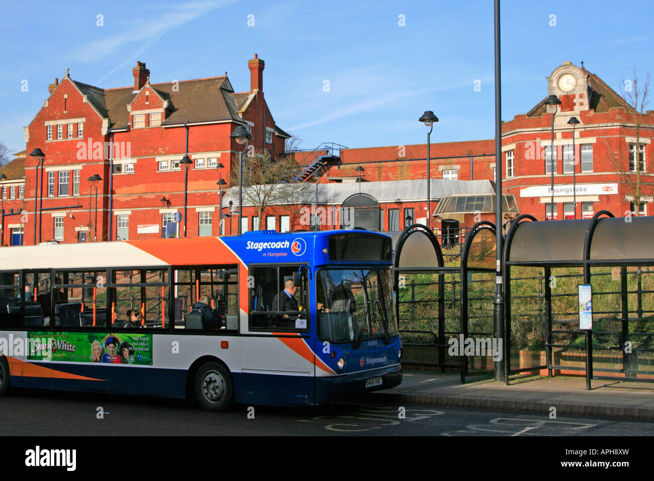 Basingstoke railway station hi-res stock photography and images - Alamy