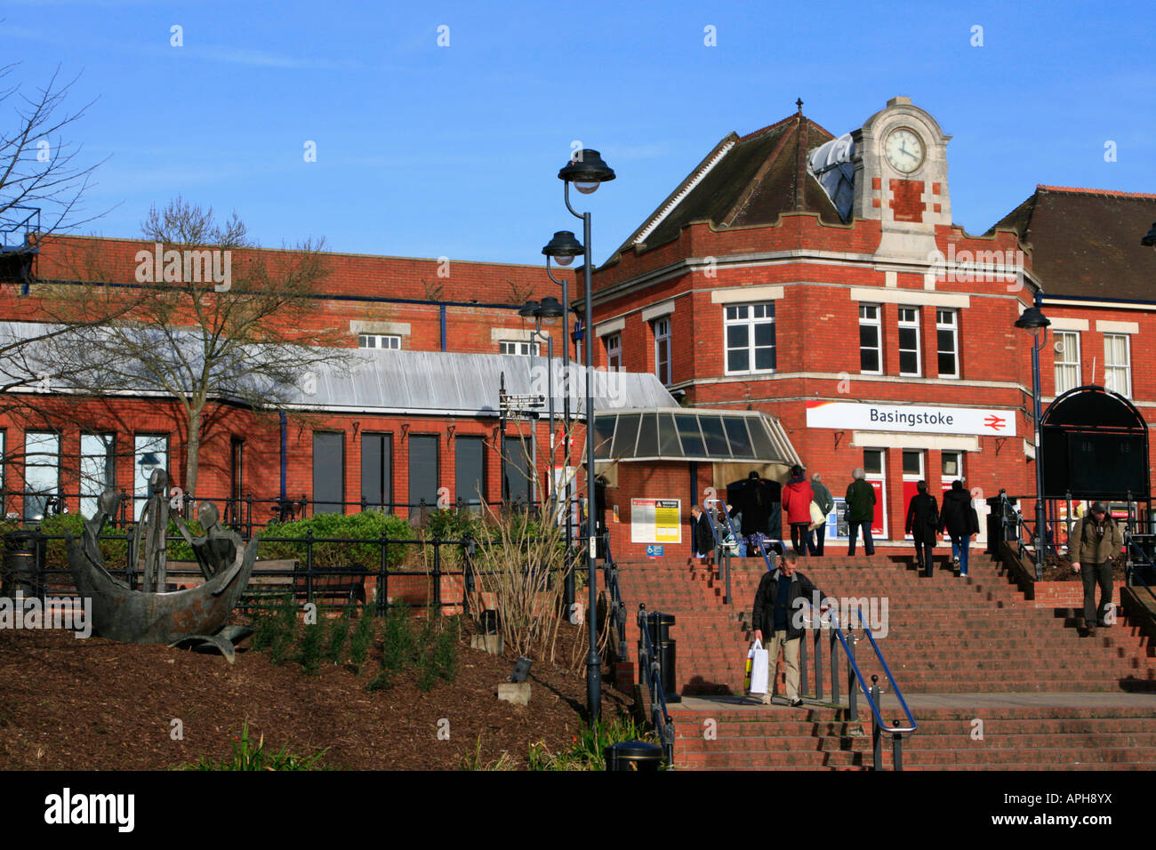 Basingstoke railway station hi-res stock photography and images - Alamy