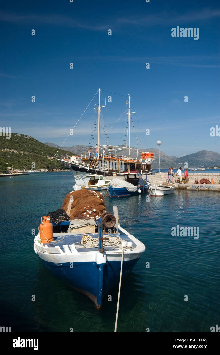 Yacht yachting fishing boat hi-res stock photography and images - Alamy