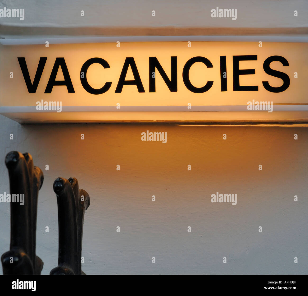 Hotel vacancies sign hi-res stock photography and images - Alamy