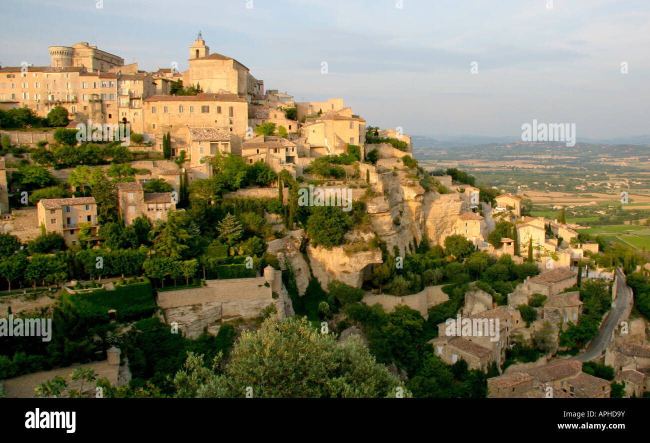 Sunset on the hillside town of Gordes in Provence, Southern France ...