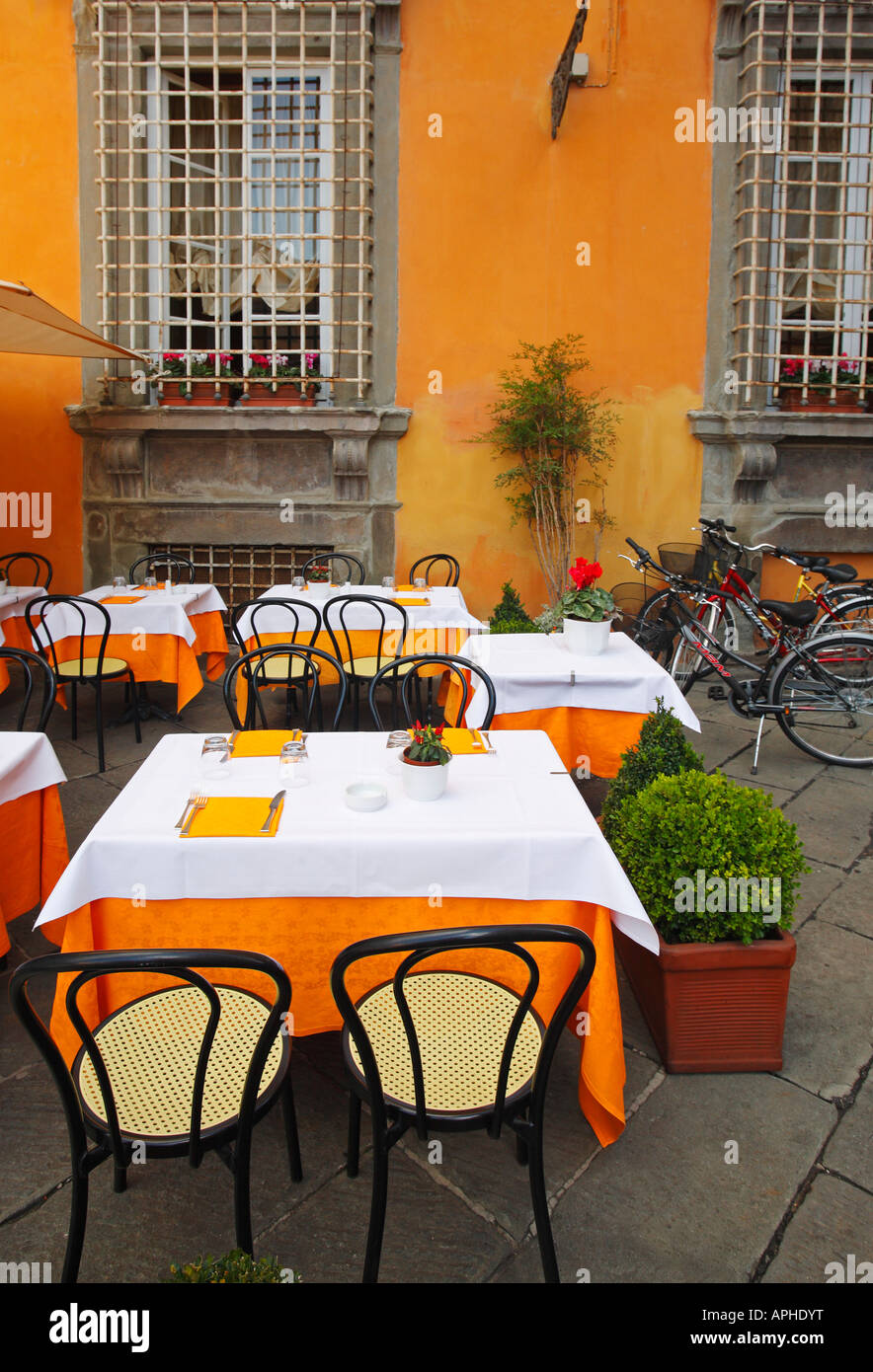 Tuscan restaurant, Lucca, Italy Stock Photo - Alamy