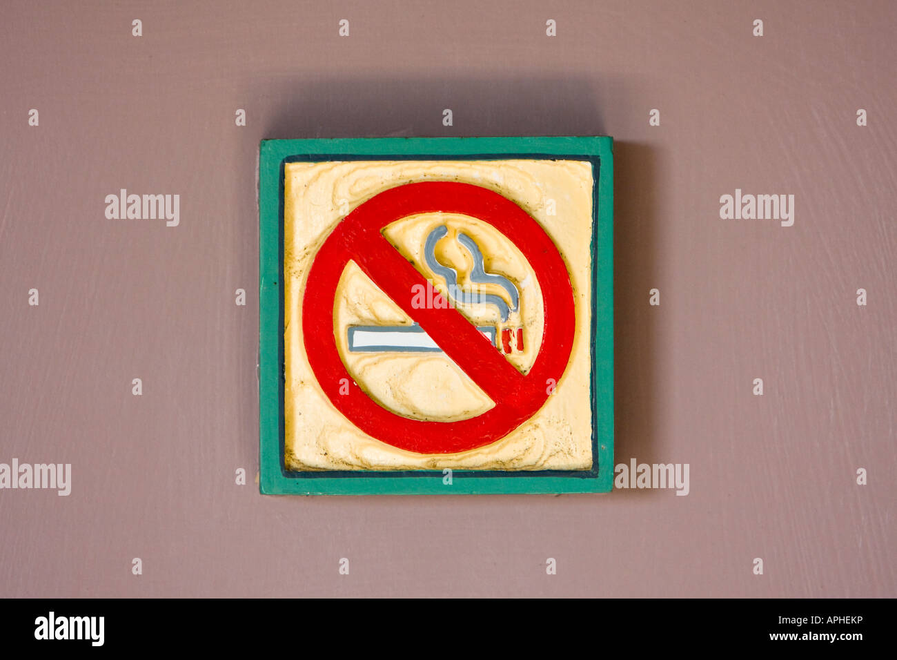 Universal No Smoking Sign Stock Photo - Alamy