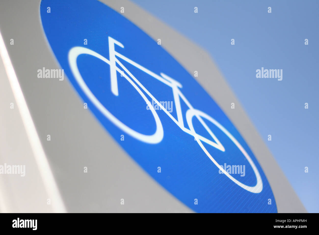 Sign cycle route hi-res stock photography and images - Alamy