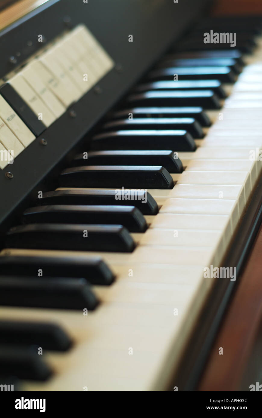 vintage electric keyboard Stock Photo - Alamy