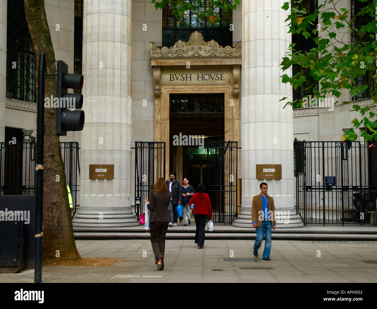 Bush house hi-res stock photography and images - Alamy