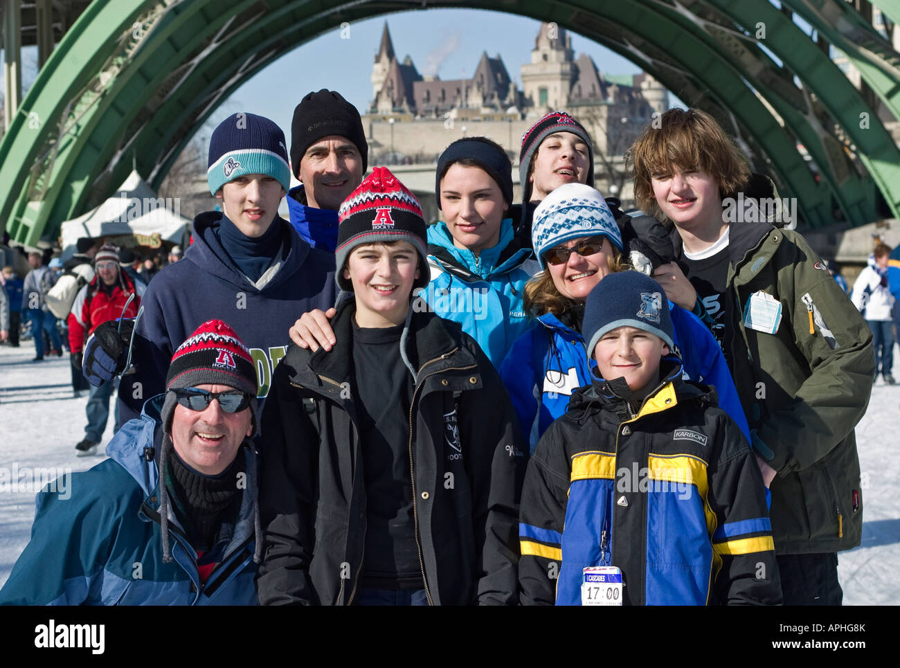 Group of people mostly teenagers posing for a photo Stock Photo - Alamy