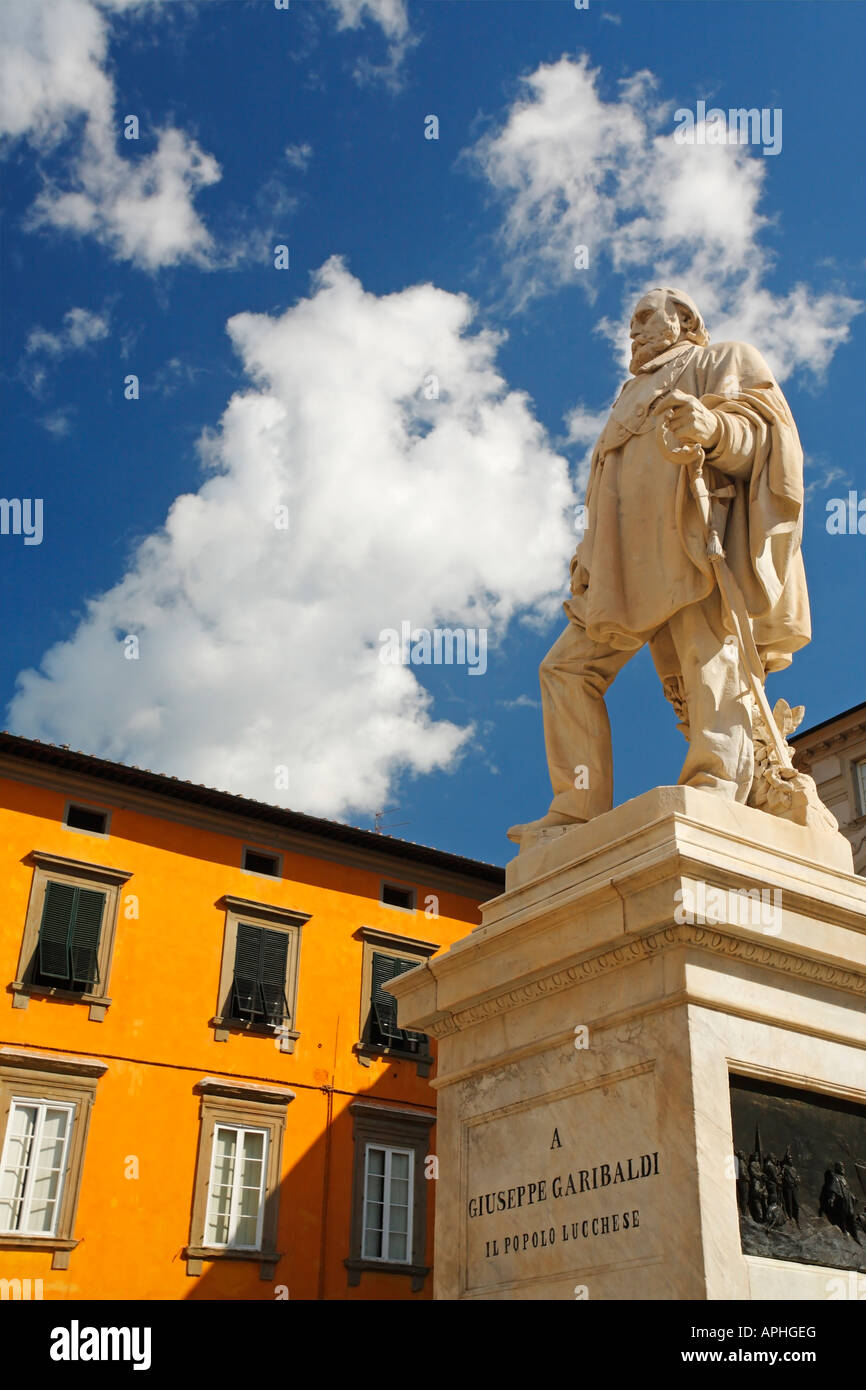 Statue of Giuseppe Garibaldi, Lucca, Italy Stock Photo - Alamy
