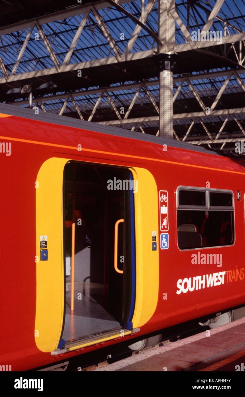 Open train door handle hi-res stock photography and images - Alamy