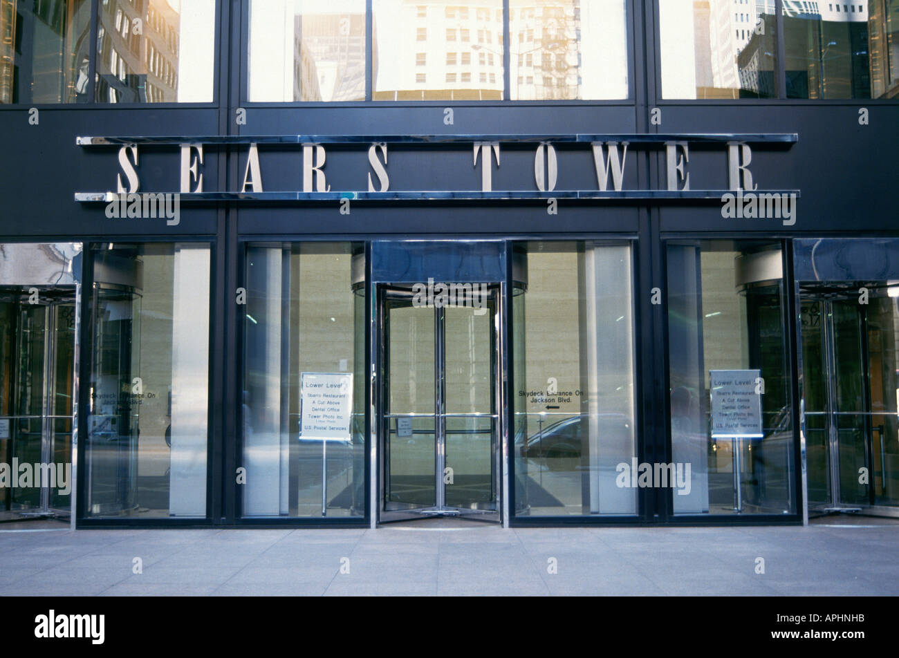 Entrance into the Sears Tower Chicago Stock Photo - Alamy