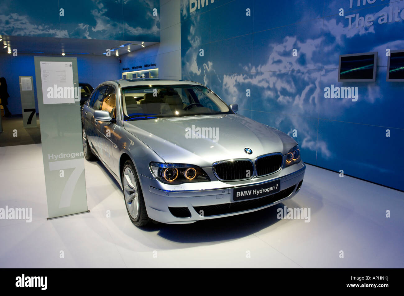 Bmw 7 hydrogen hi-res stock photography and images - Alamy