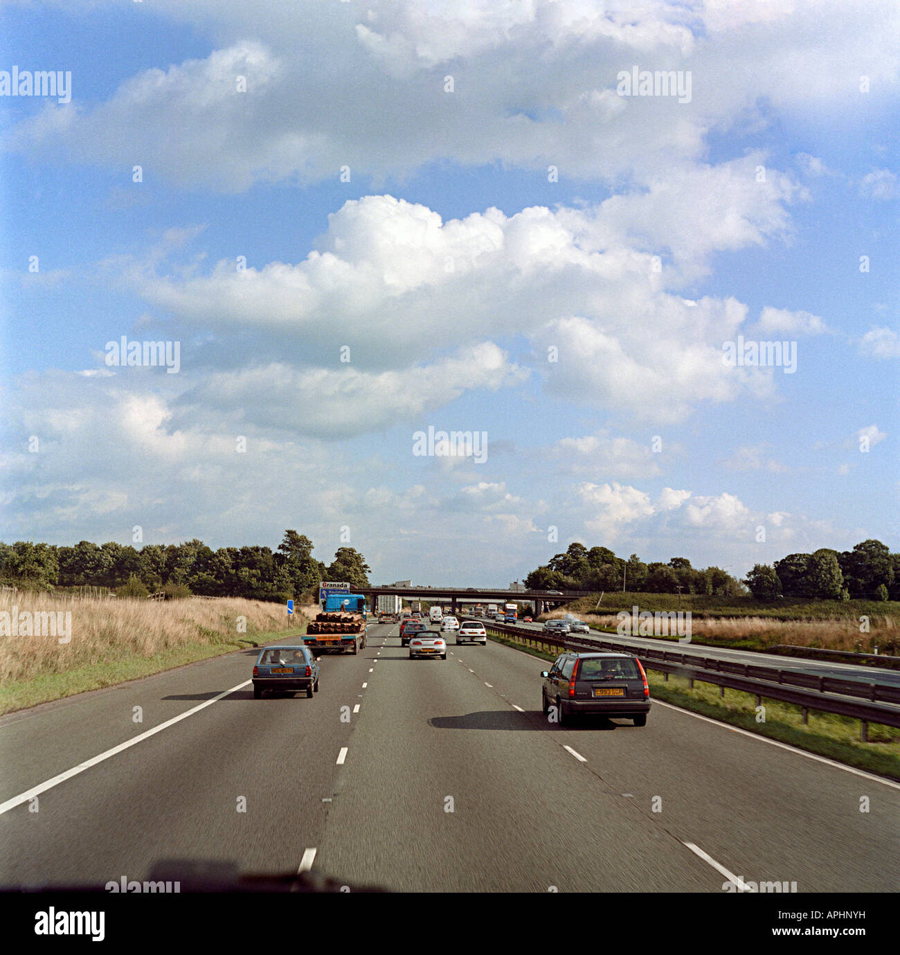 M25 motorway blue sign hi-res stock photography and images - Alamy