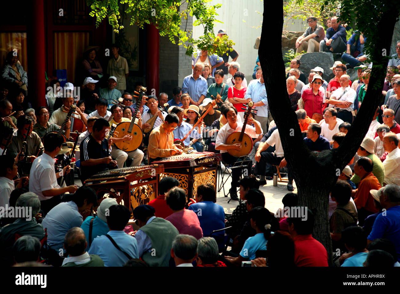 Outdoor public concert hi-res stock photography and images - Alamy