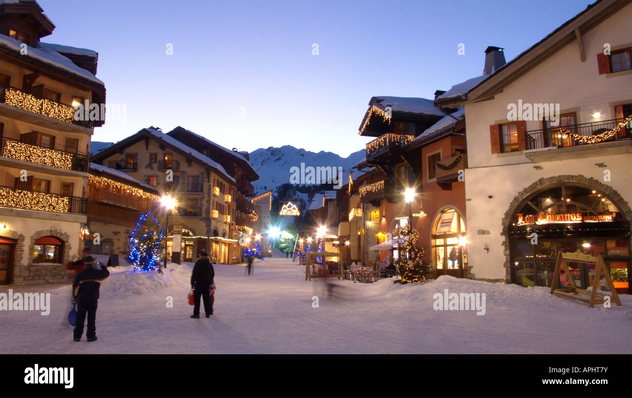 Apres ski les Arc 1950 in the French Alps France Stock Photo - Alamy