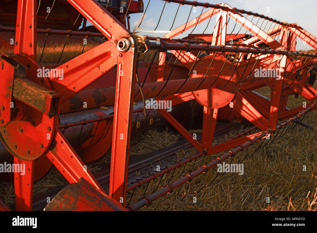 Combine harvester mow hi-res stock photography and images - Alamy