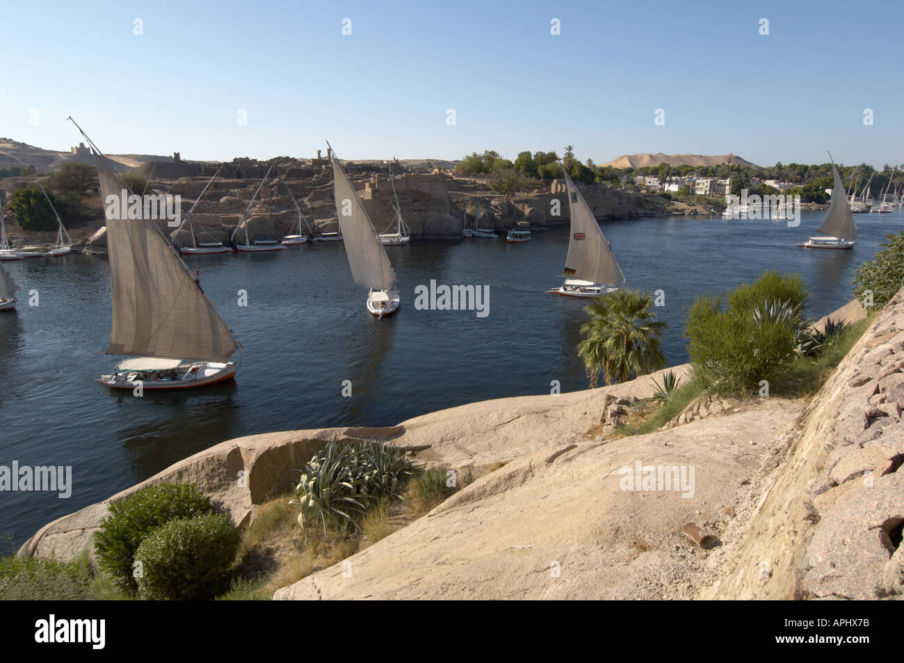 Egypt aswan island elephantine rock hi-res stock photography and images ...