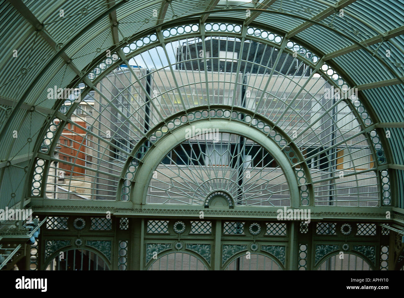 Royal opera house london interior hi-res stock photography and images ...