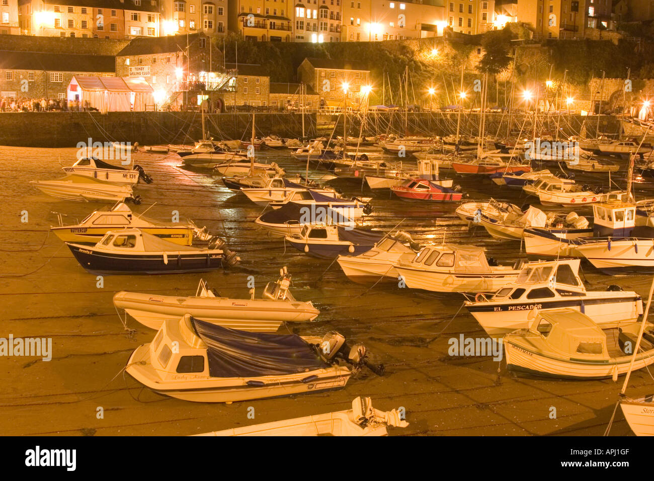 Tenby harbour night hi-res stock photography and images - Alamy
