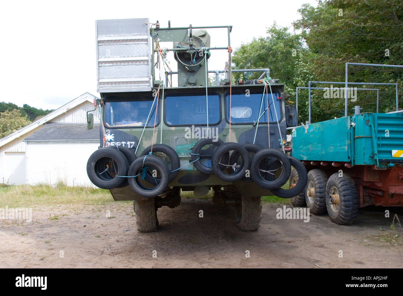 Amphibious craft hi-res stock photography and images - Alamy
