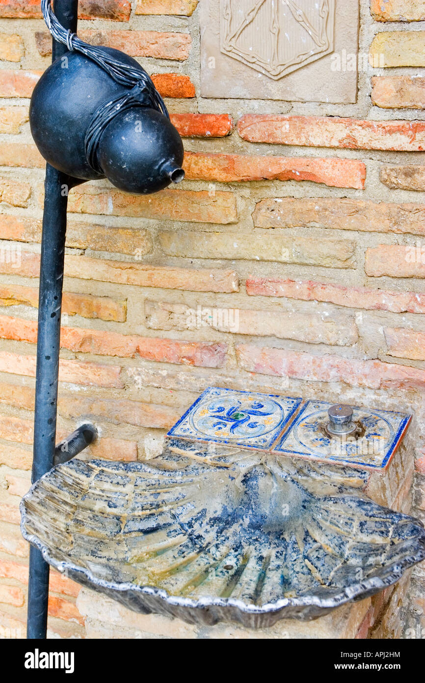 Pilgrim themed drinking fountain Camino de Santiago Stock Photo - Alamy