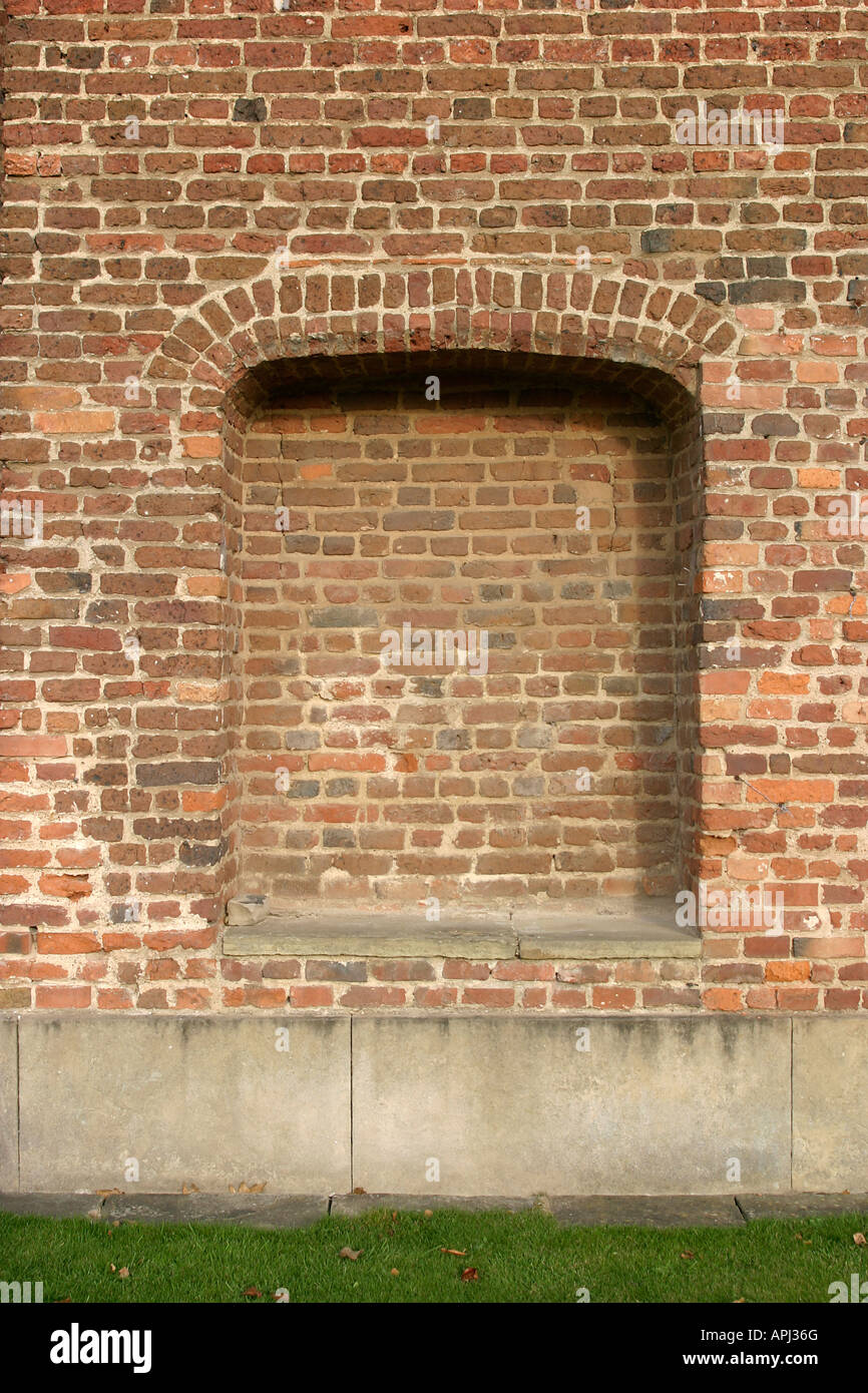 Ornamental battlements hi-res stock photography and images - Alamy