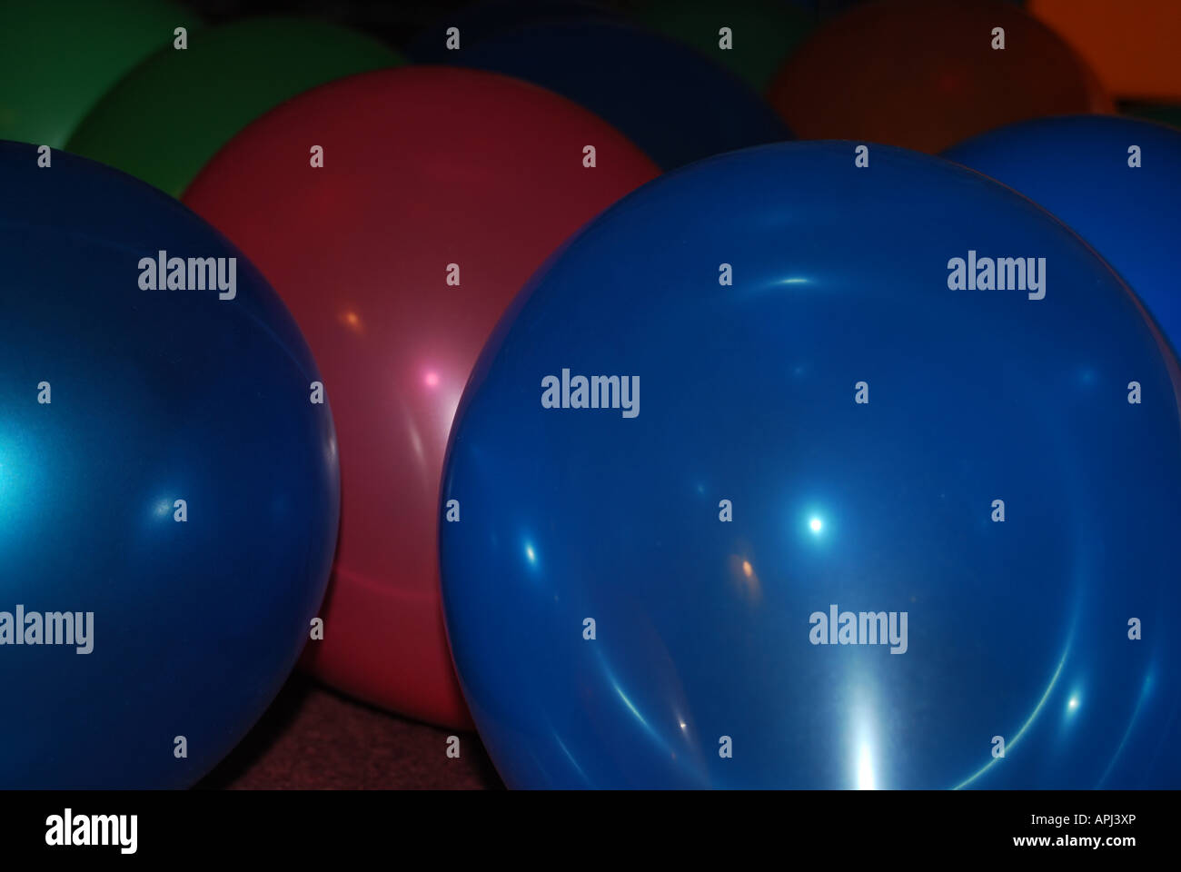 Red and blue balloons hi-res stock photography and images - Alamy