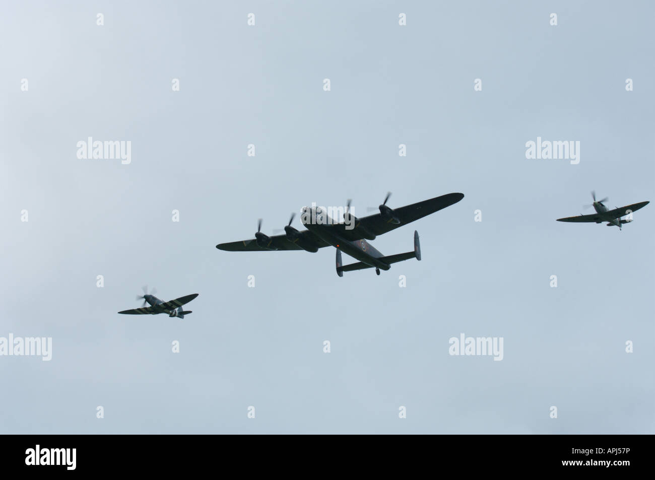 Lancaster bomber silhouette hi-res stock photography and images - Alamy