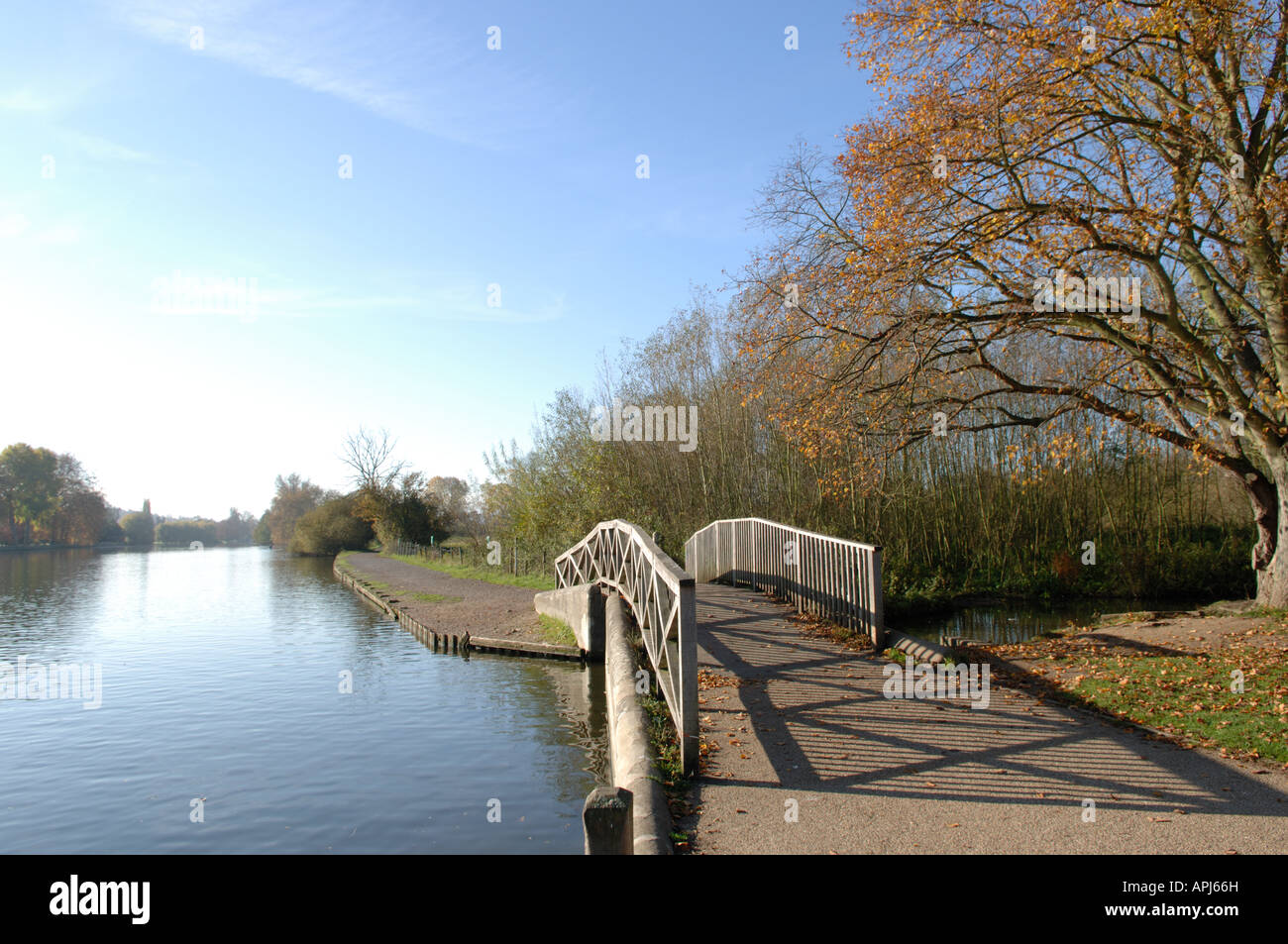 Marlow river path hi-res stock photography and images - Alamy